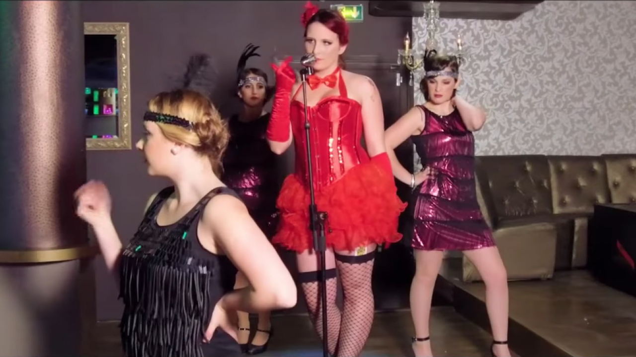 Dame de Caro – Les dés sont jetés | Superforma